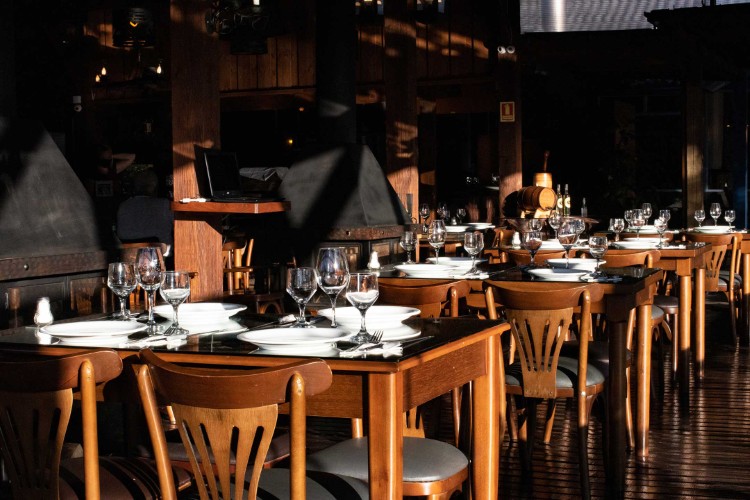 Iran’s Restaurant Industry on the Brink: Inflation and Inequality ...