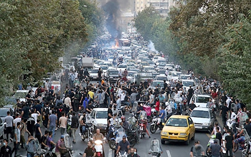 Iran’s Democratic Future Lies Beyond Both Theocracy and Monarchy - Iran ...